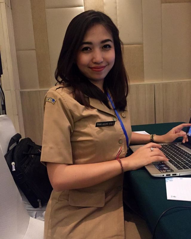 20 Pns Cantik Yang Bikin Cowok Bakal Betah Di Kantor Bukaan Cpns Kapan Ya Berbagi Informasi