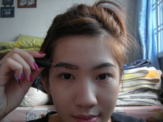 11 Langkah Makeup Simpel, Tampil Cantik Saat Kuliah