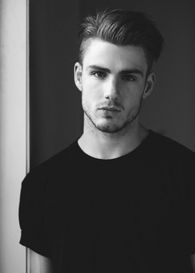 Cowok Gak Usah Ribet Urusan Penampilan. 7 Gaya Rambut Dengan Pomade Ini ...