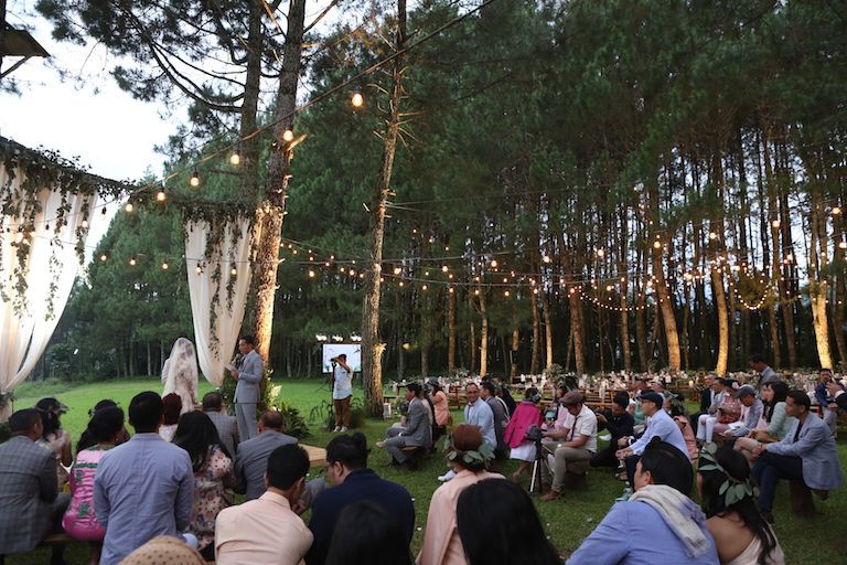 Ingin Punya Pernikahan Unik di Hutan Pinus Seperti Andien? Andalkan ...