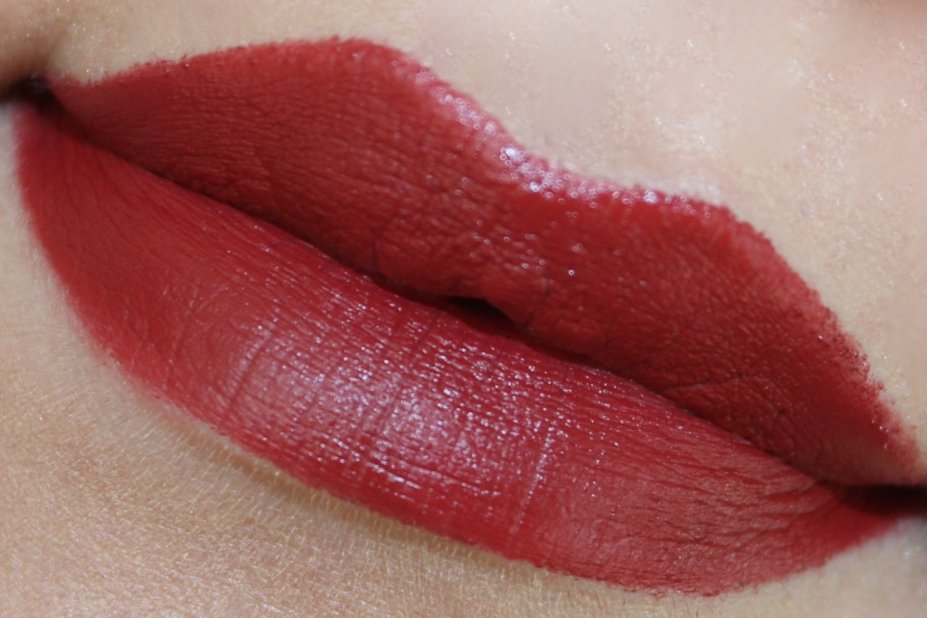 Cewek Wajib Tahu! 7 Panduan Lengkap Menentukan Warna Lipstik Buat ...