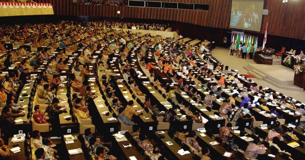 Pemerintah: Wakil Rakyat atau Wakil Partai?