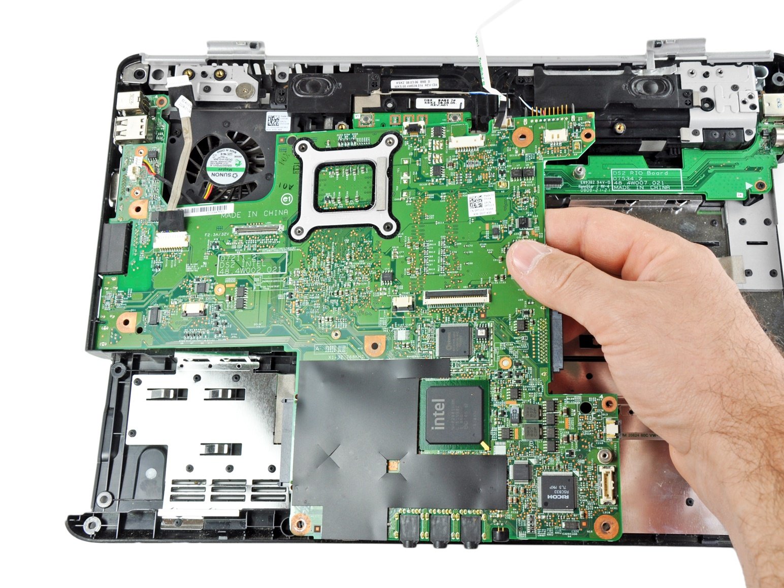 7 Penyebab Laptop Mati Sendiri & Cara Mengatasinya