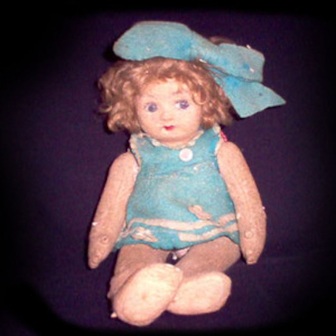 Tak Lagi Lucu, 8 Boneka Ini Punya Kisah Mistis yang Menyeramkan. No 6 ...