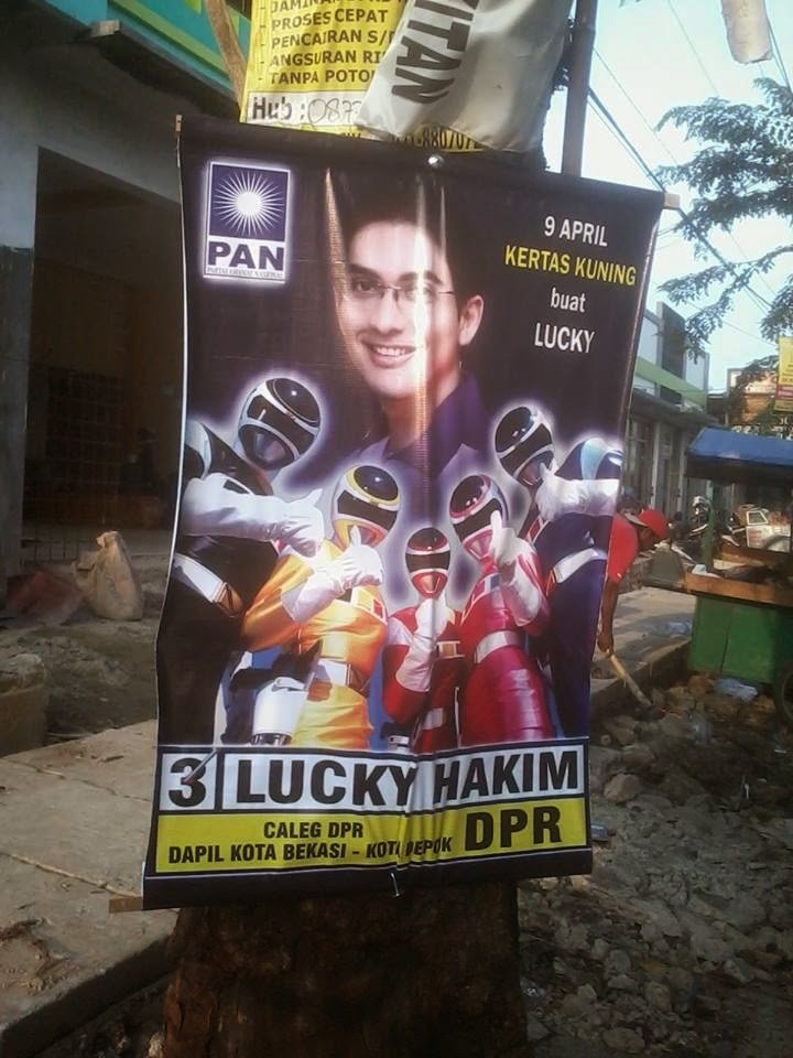 Kelewat Kreatif, Baliho Caleg Kampanye ini Sungguh Out of The Box ... Kelewat Kreatif, Baliho Caleg Kampanye ini Sungguh Out of The Box ...