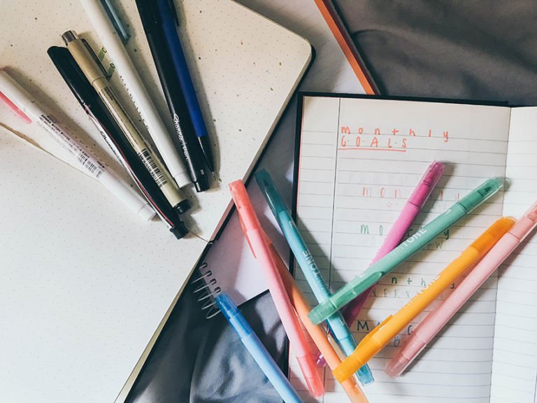 7 Cara Membuat Catatan Aesthetic di Buku yang Keren