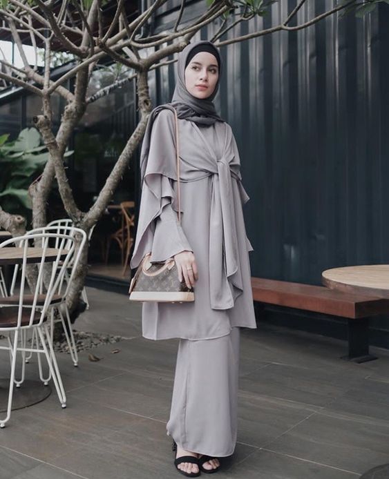 10 Cantiknya Setelan Formal Berbahan Satin Buat yang Berhijab. Jahit ...