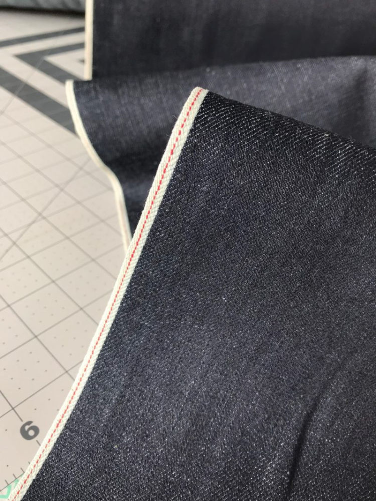 Perbedaan Jeans dan Denim yang Jarang Diketahui Orang