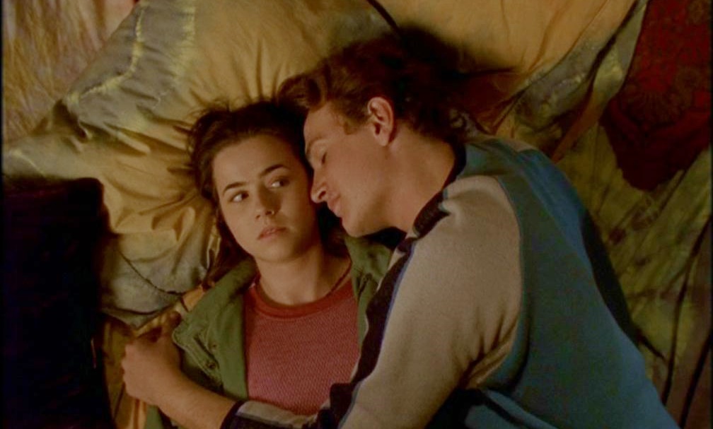 Salah Kaprah Konsep Cuddle yang Sedang Jadi Tren Media Sosial. Hati ...