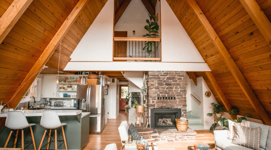 Mengintip Bagian dalam Rumah A-Frame, yang dari Luar Cuma Kelihatan ...