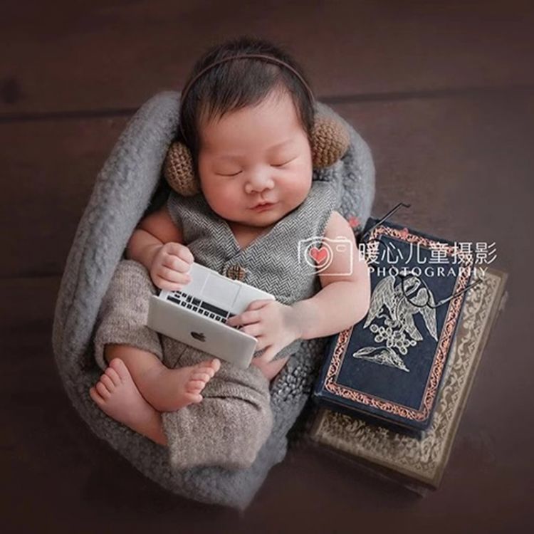 8 Ide Newborn Photography untuk Bayi Laki-laki. Aduduh Gemasnya, Nggak ...