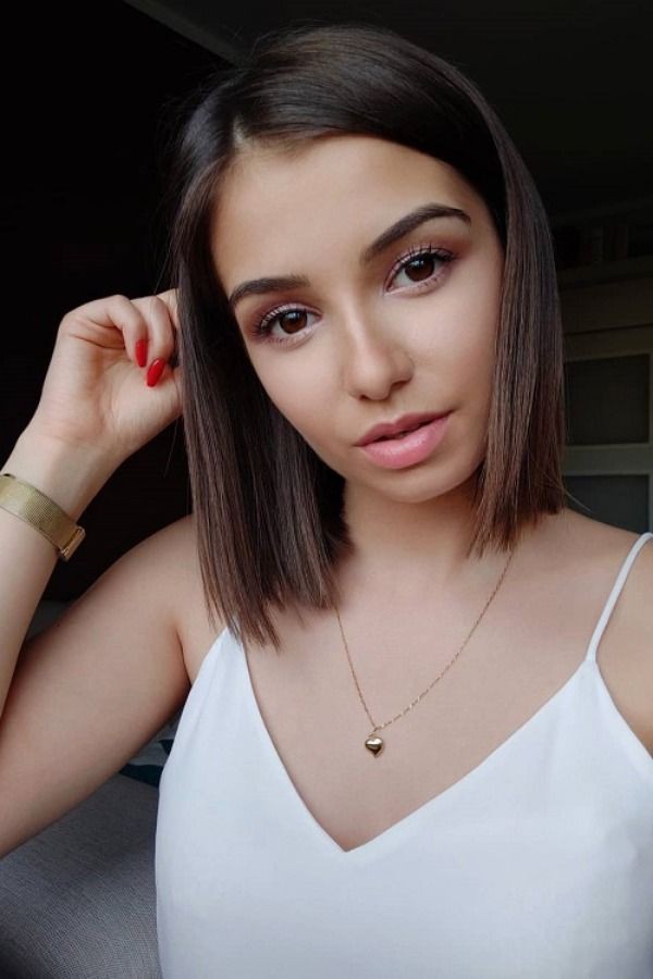 4 Gaya Rambut yang Direkomendasikan Buatmu yang Berambut Lurus tapi ...