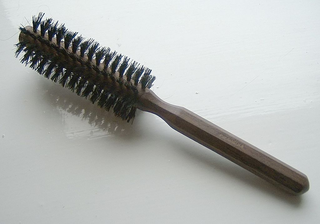 8 Jenis Sisir dan Fungsinya untuk Setiap Kebutuhan Rambut