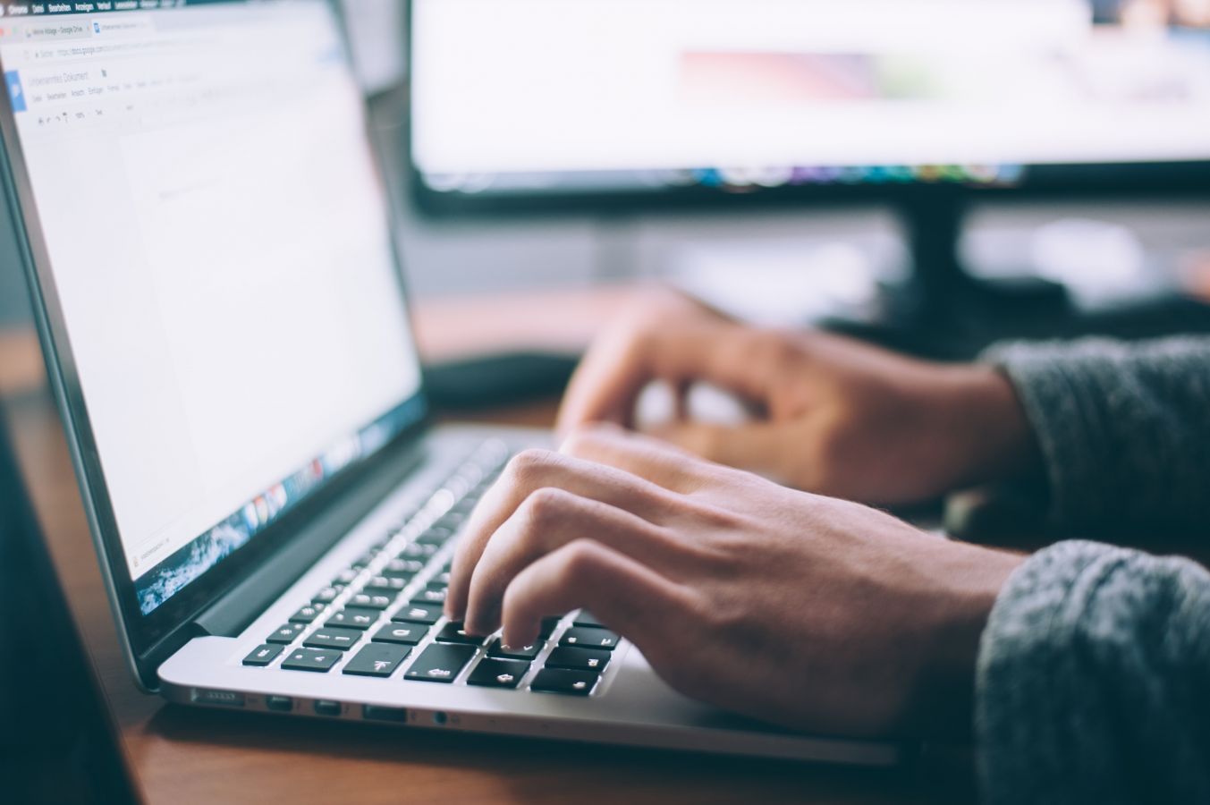 7 Cara Menjadi Moderator yang Baik di Berbagai Acara