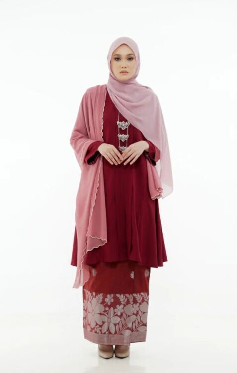 9 Warna Jilbab yang Cocok untuk Baju Warna Maroon, Tampilan Jadi Stylish!