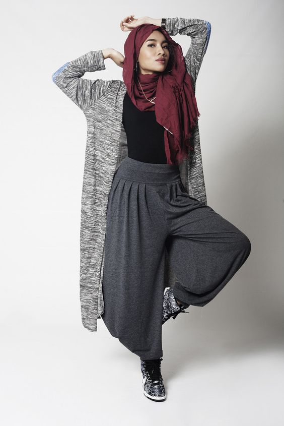 Baju Abu-abu cocok dengan Hijab Warna Apa? Ini Dia Rekomendasinya!