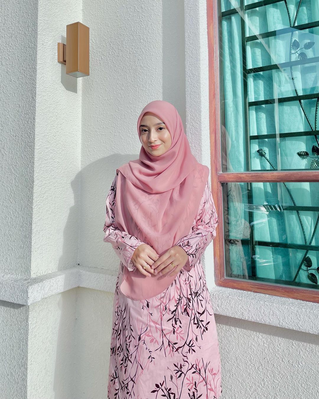 Baju Pink Cocok dengan Hijab Warna Apa? 10 Pilihan Ini Paling Pas untuk ...