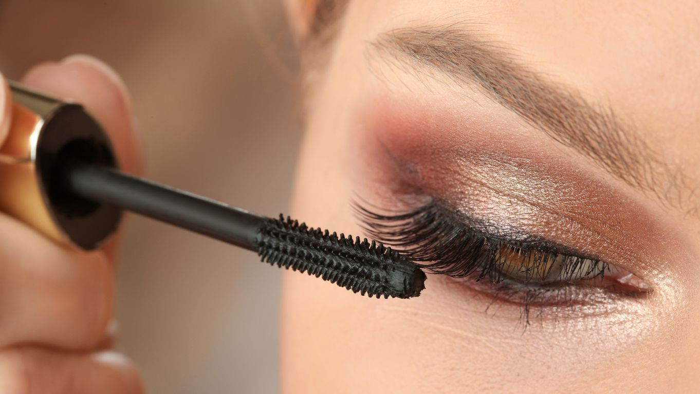 Jangan Salah! Inilah Urutan Make Up yang Benar agar Tahan Lama dan ...
