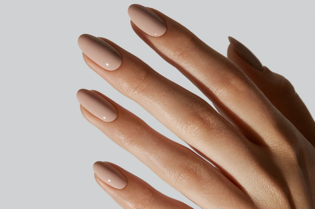 9 Warna Kutek yang Bikin Kulit Cerah dan Glowing, Jangan Salah Pilih!