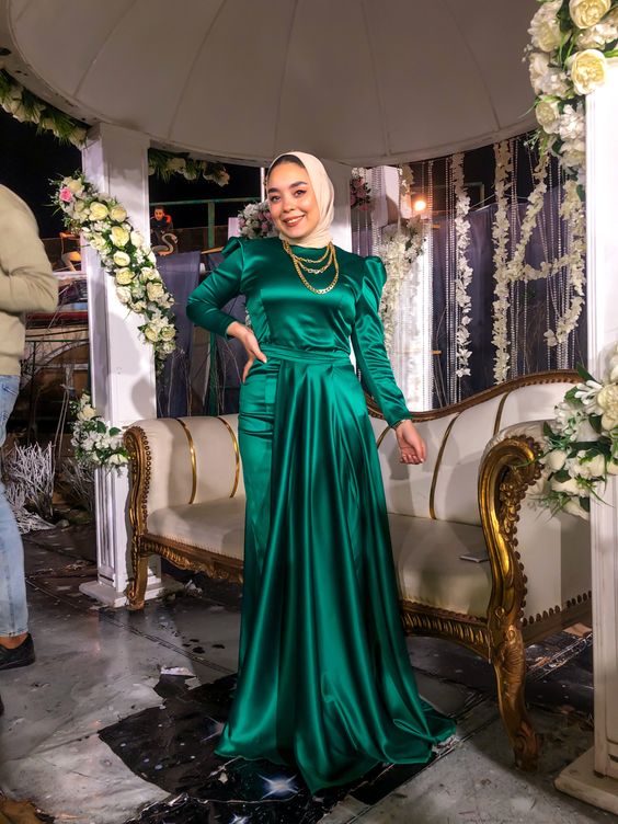 Baju Hijau Botol Cocok dengan 7 Warna Jilbab Ini, Bikin Kamu Tampil ...