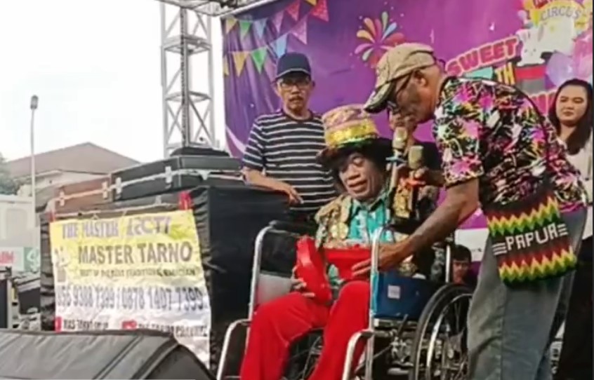 Kondisi Pak Tarno Kini, Manggung Pakai Kursi Roda Usai Terkena Strok ...