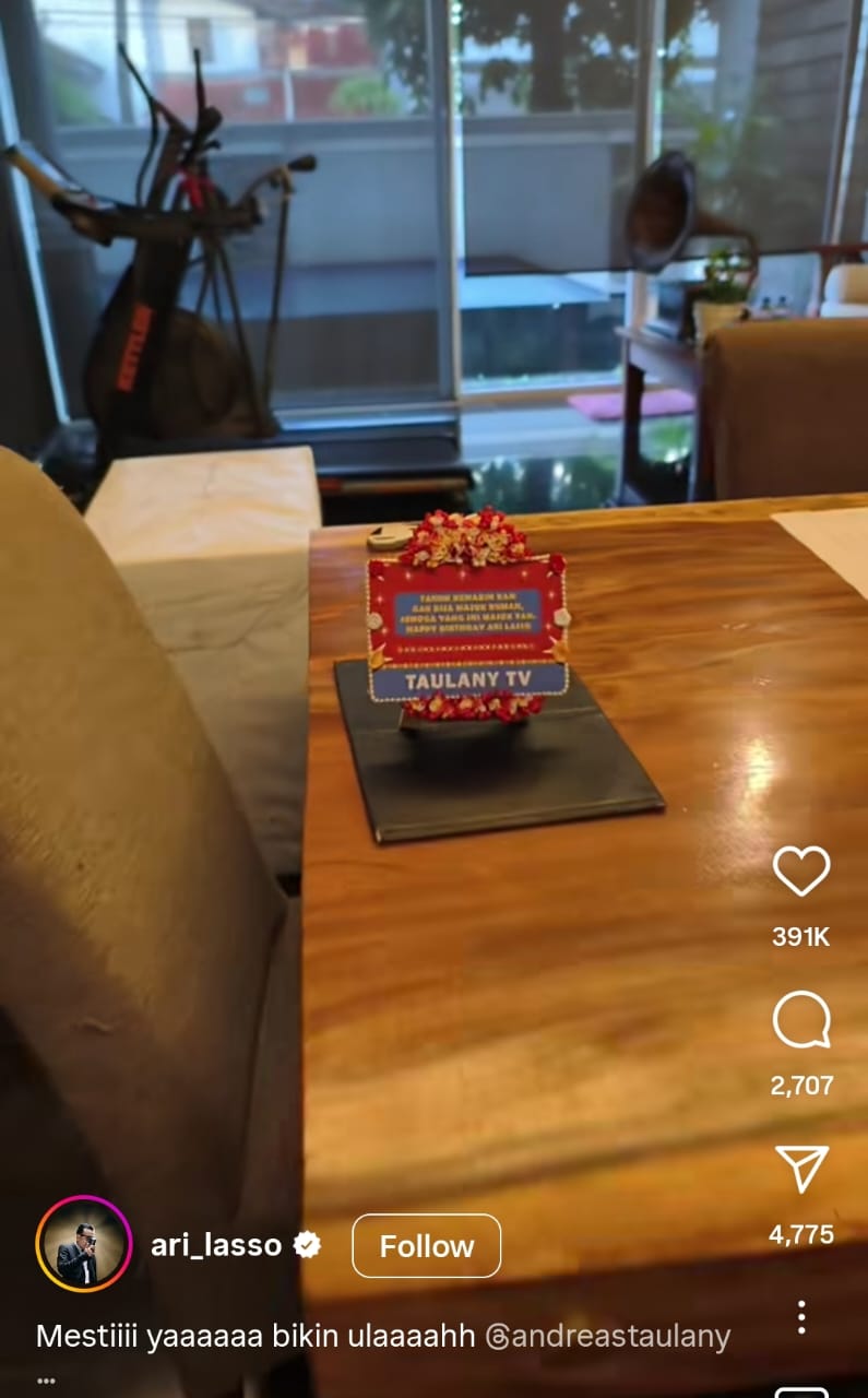 9 Ide Karangan Bunga ala Andre Taulany yang Out of The Box & Selalu Viral