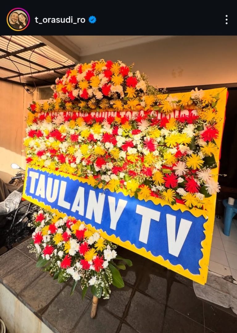 9 Ide Karangan Bunga ala Andre Taulany yang Out of The Box & Selalu Viral