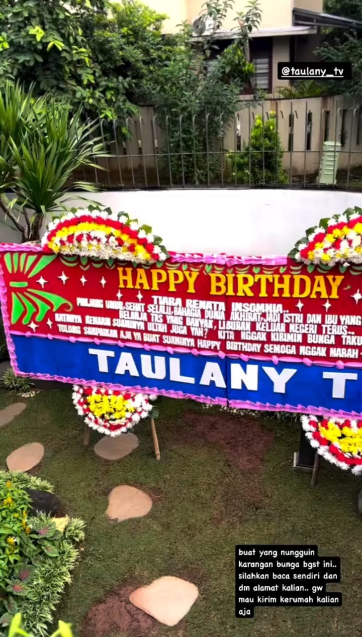 9 Ide Karangan Bunga ala Andre Taulany yang Out of The Box & Selalu Viral