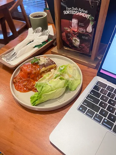 7 Rekomendasi Cafe yang Nyaman untuk Nugas di Jakarta, Cocok Buat WFC ...